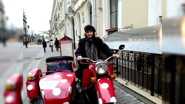 Очень ярко! Из альтернативного хип-хопа в дворовый стиль