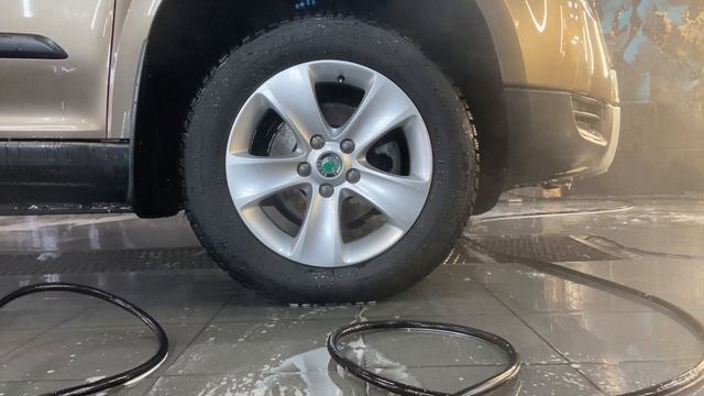 Опыт использования автохимии по уходу за дисками и резиной Tonyin