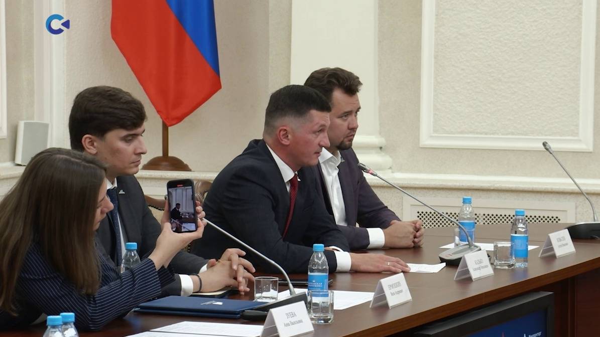 В Правительстве Карелии прошла церемония открытия союза «Клуб молодых промышленников»
