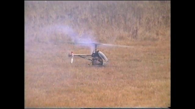 Самодельный вертолёт, пилотаж..mp4