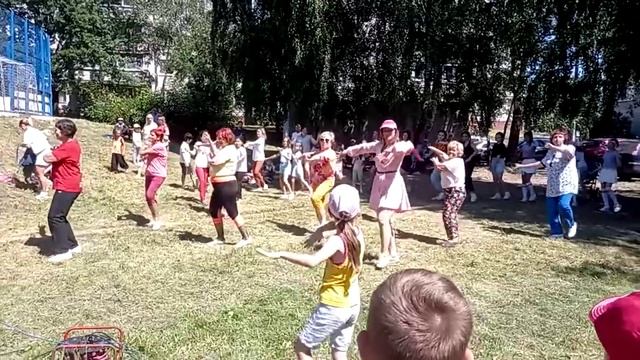 Ой мама, кто это....? Праздник на улице Щорсе. Павловский Посад.