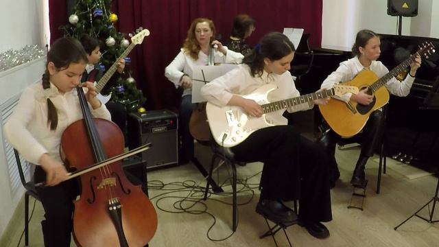 ЕСТЭДЭЙ СЮРПРИЗ