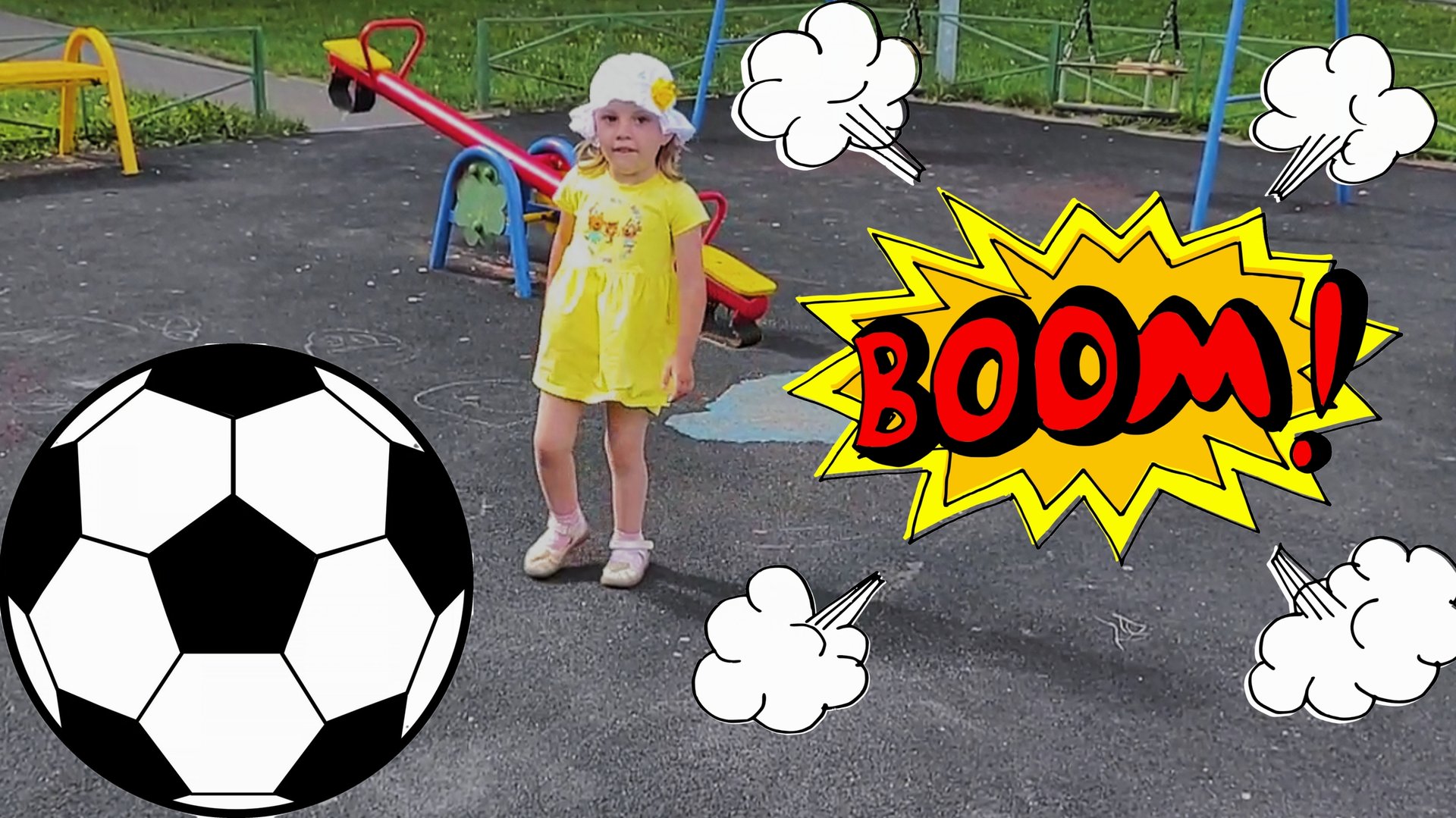 Полина на Детской Площадке Играет в Мячик #детскаяплощадка