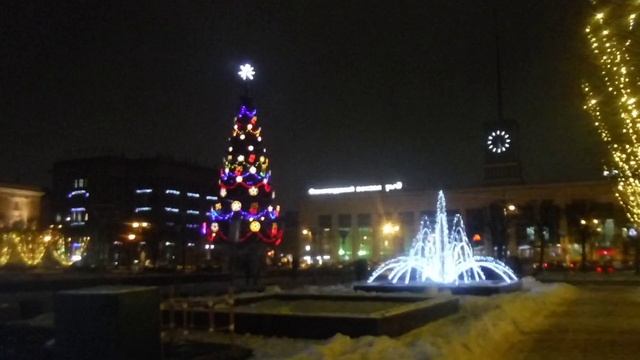 Новогодняя ёлка 2024 на площади Ленина 2