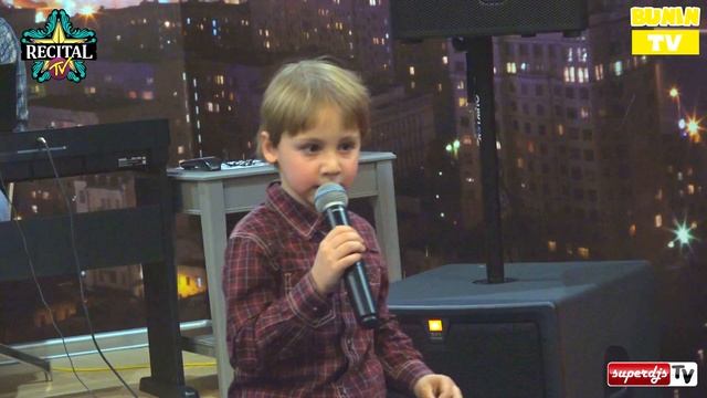 Deni Boom (Денис Бунин) репетирует Rock-n-Roll