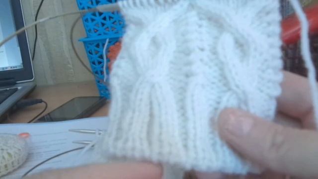 Вяжем за стеклом. Этап 1. №17. Готовые носки-кошечки)!.mp4