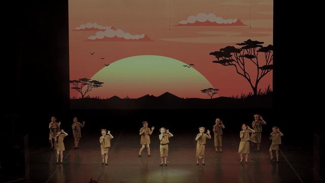 Шоу-группа СкитлS - Африка