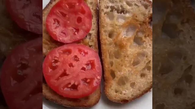 Тост с томатами и сыром