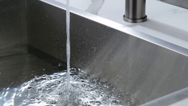 Смеситель под фильтр с выдвижным изливом SERPENTINE в цвете вороненая сталь Se213222-GM