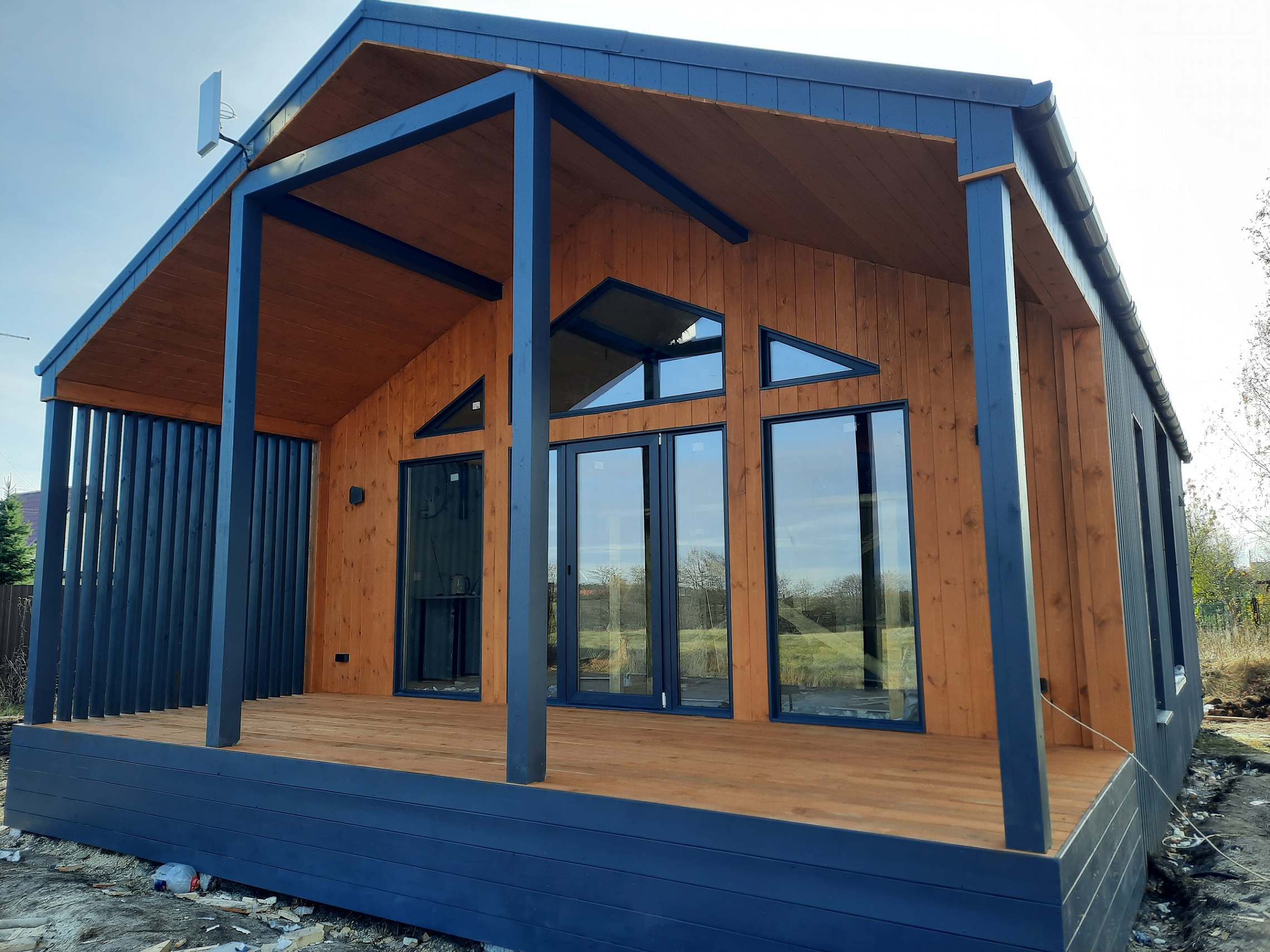 Внешняя и внутренняя отделка дома в стиле BarnHouse площадью 68 кв.м.