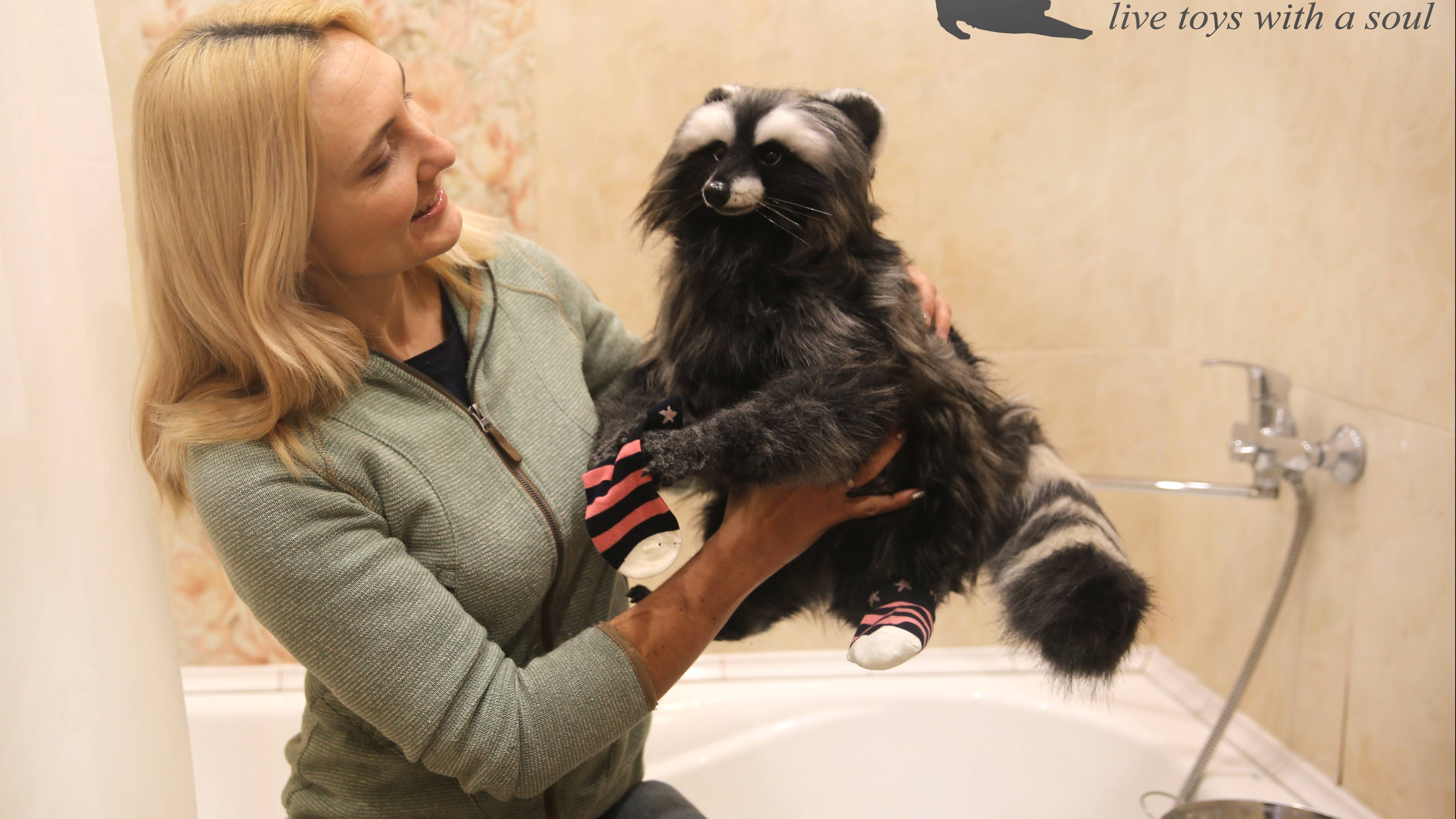 Енот Поки. Реалистичная подвижная игрушка(работа выполнена на заказ) 2020год