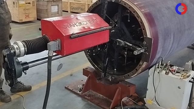 Расточка посадочных поверхностей d908*80мм отсасывающего вала бумагоделательной машины