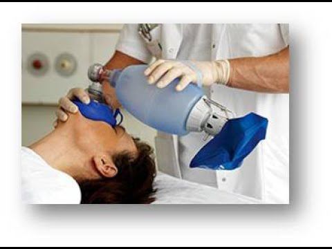 Искусственная вентиляция лёгких при помощи мешка типа "Амбу" и маски