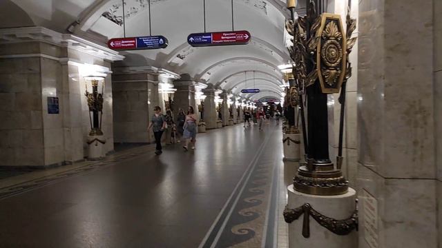 Дом, двор, метро, работа.