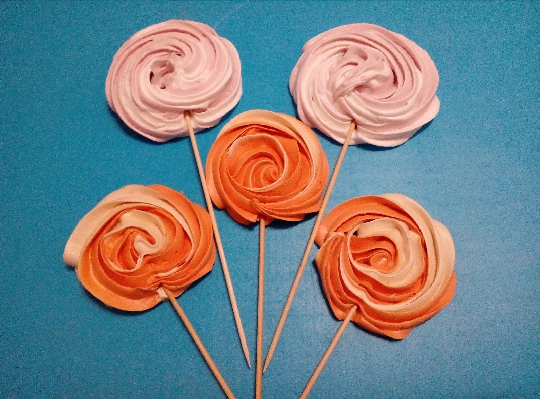 МЕРЕНГА - ЛЮБИМОЕ ЛАКОМСТВО И УКРАШЕНИЕ ТОРТА