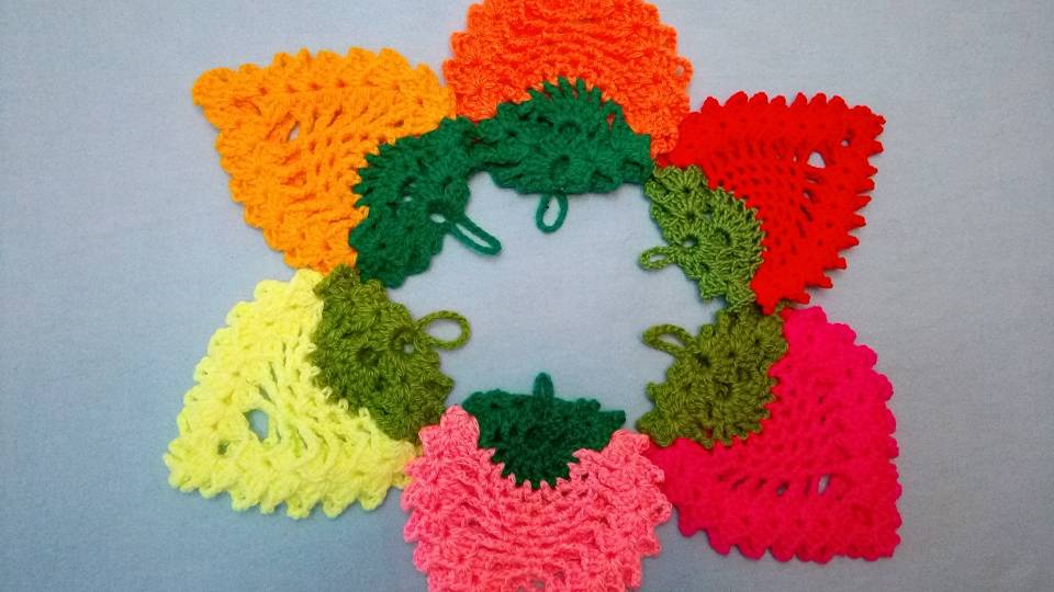 ЯГОДКА КРЮЧКОМ. Подставка под горячее.