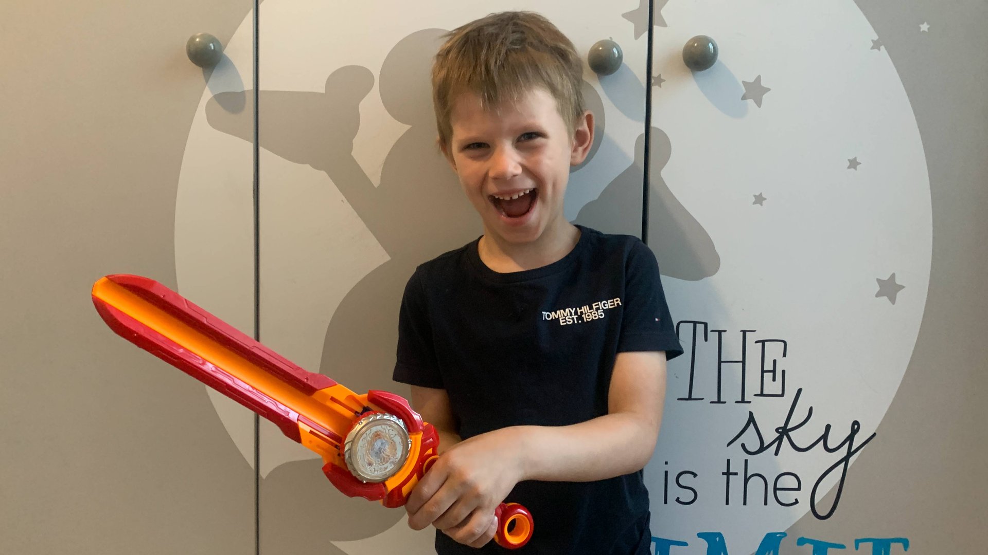 Макс и обзор игрушки инфинити надо (Infinity Nado) Эпик Лончер. Распаковка и веселый обзор.