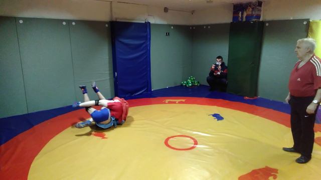 Висячка, ножницы, обратные ножницы. Прием самбо