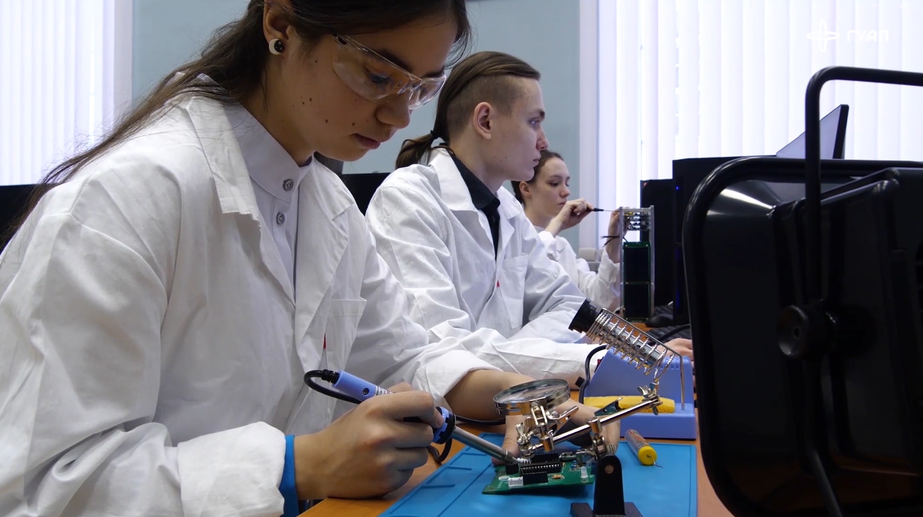 Лаборатория малых космических аппаратов. Обучение и исследовательские проекты