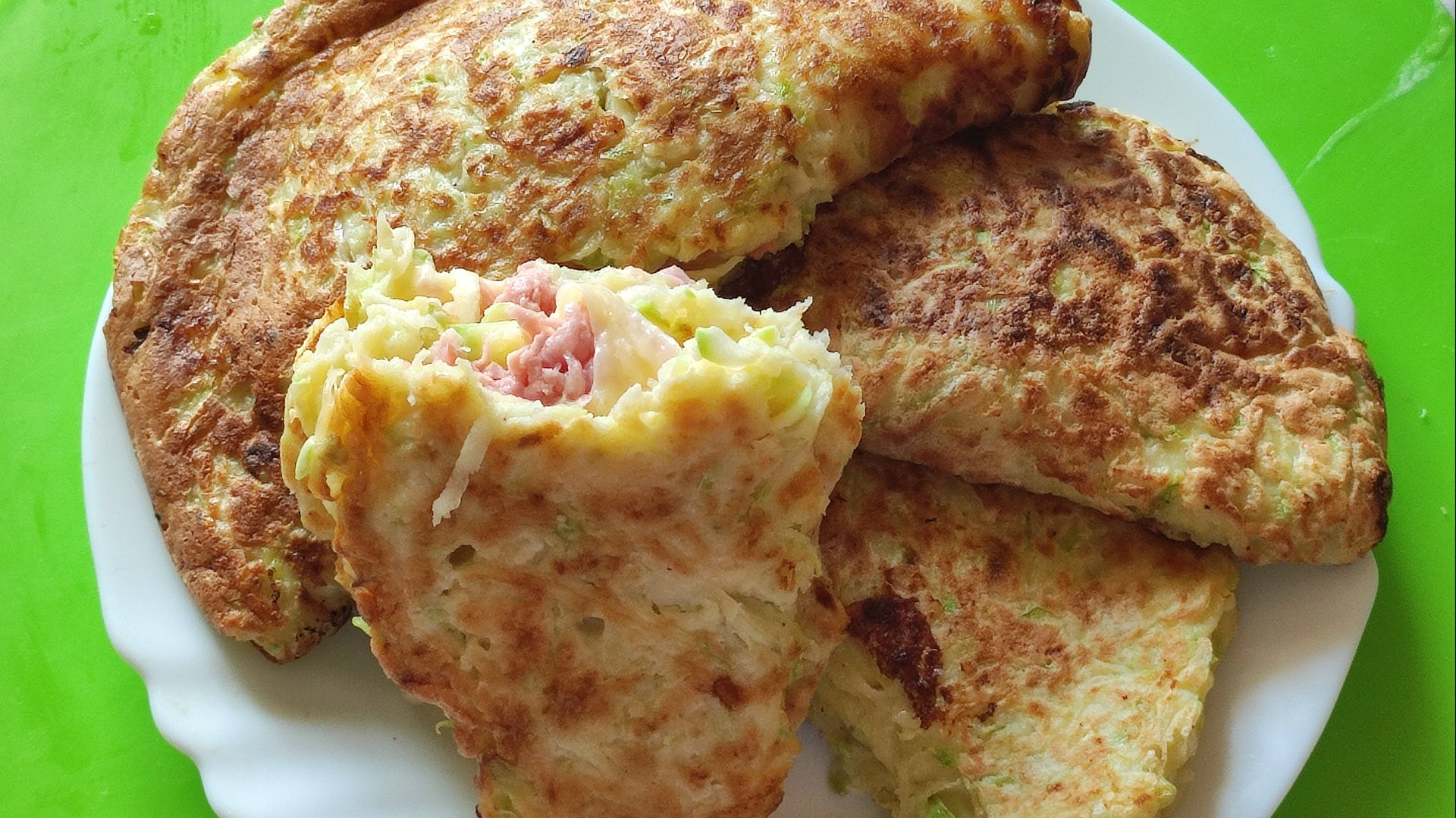 СУПЕР КУХНЯ Кабачковые пирожки с начинкой. Простой видео рецепт на завтрак, обед, ужин для всей семь