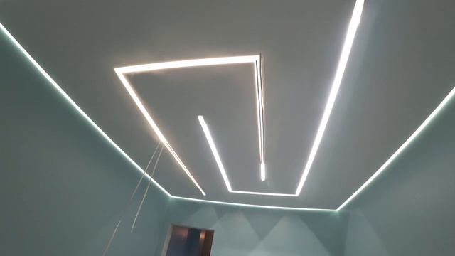 Световые линии от Flexy в натяжном потолке