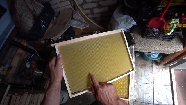 Как натянуть рамки для пчел. ЧАСТЫЕ ОШИБКИ! ВНИМАТЕЛЬНО! Сельский блог "В Гостях у Владимира"