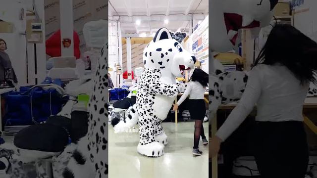 Надувной костюм Снежный Барс ❄️ #shorts #барс #аниматоры #поздравление #надувной