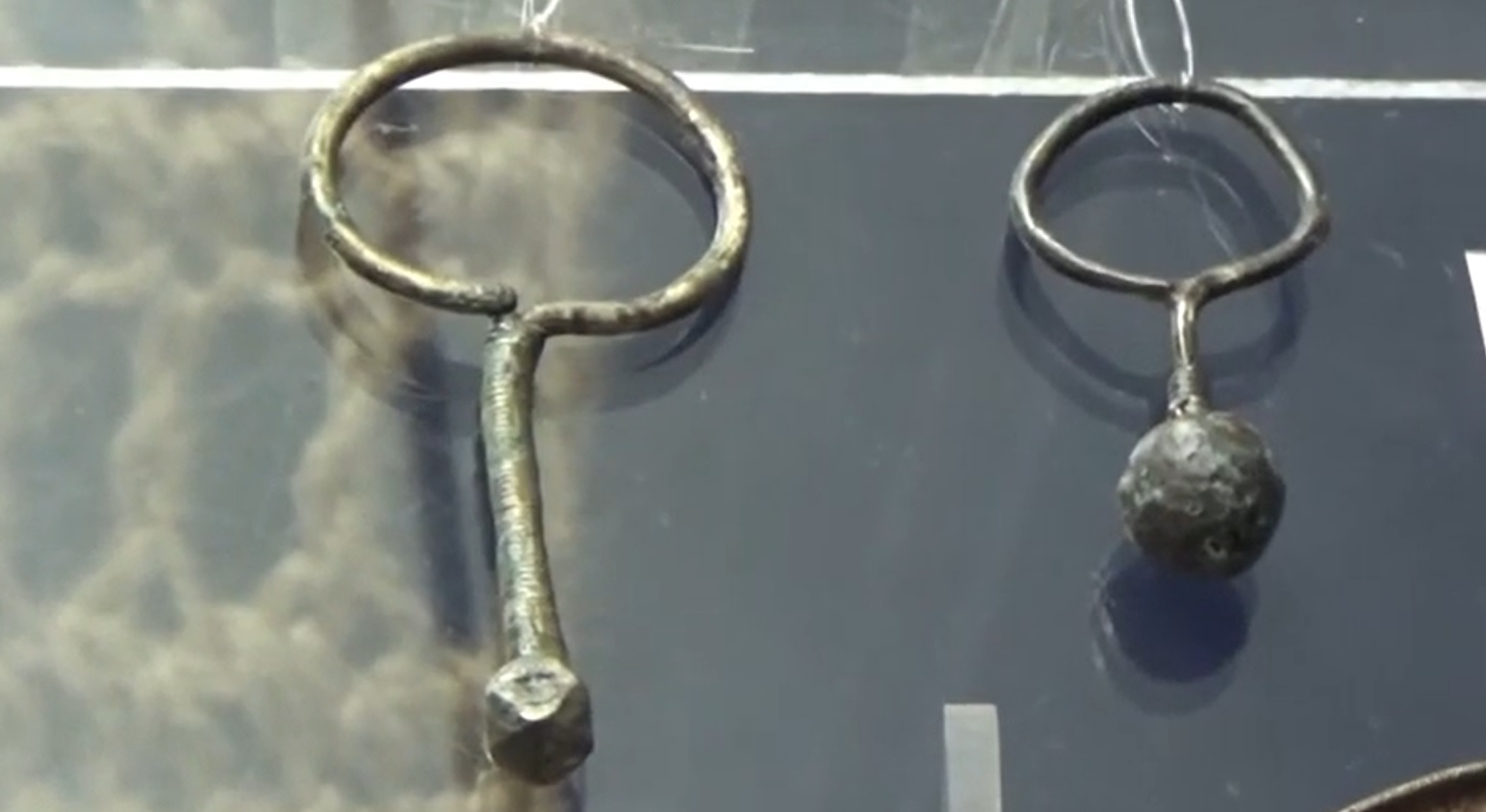 Серьги в виде знака вопроса – застывшая мода золотоордынской эпохи