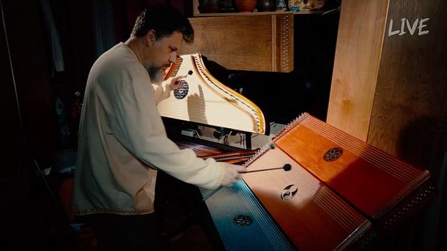 Монохорд и гусли гора струн... Посмотрите, какие удивительные звуки издают эти инструменты...