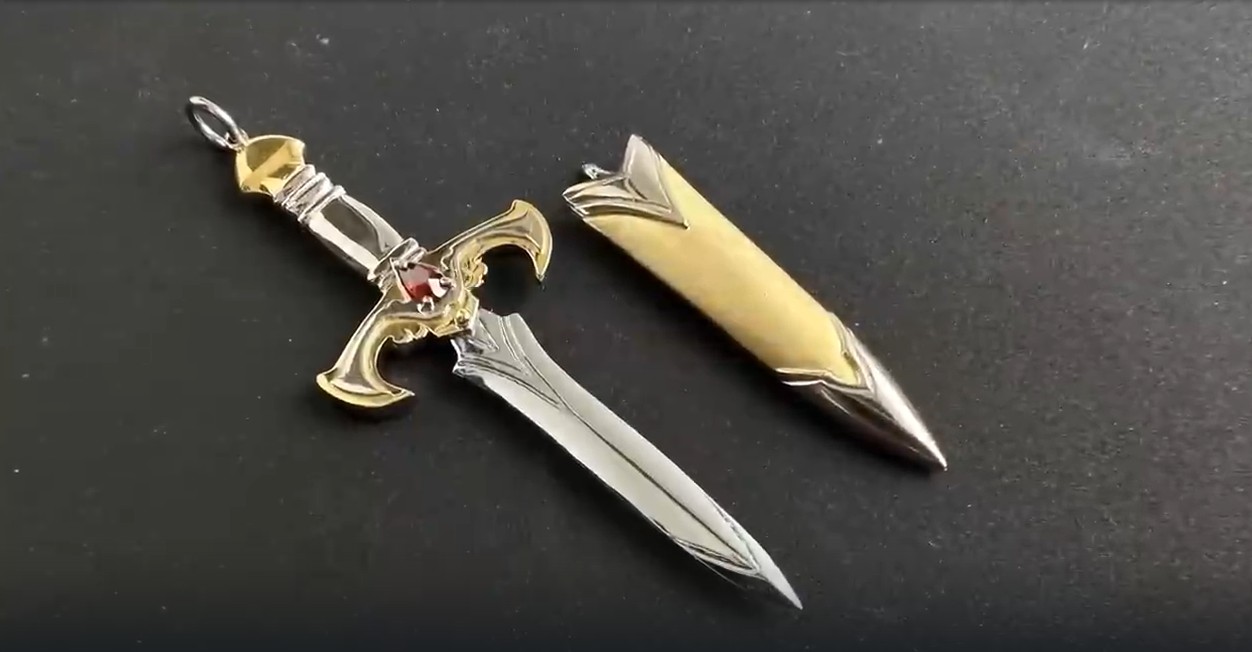Подвеска меч - практически произведение искусства