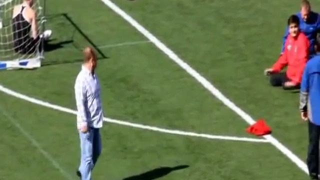 Хоккейная команда Югра играет в регби.mp4