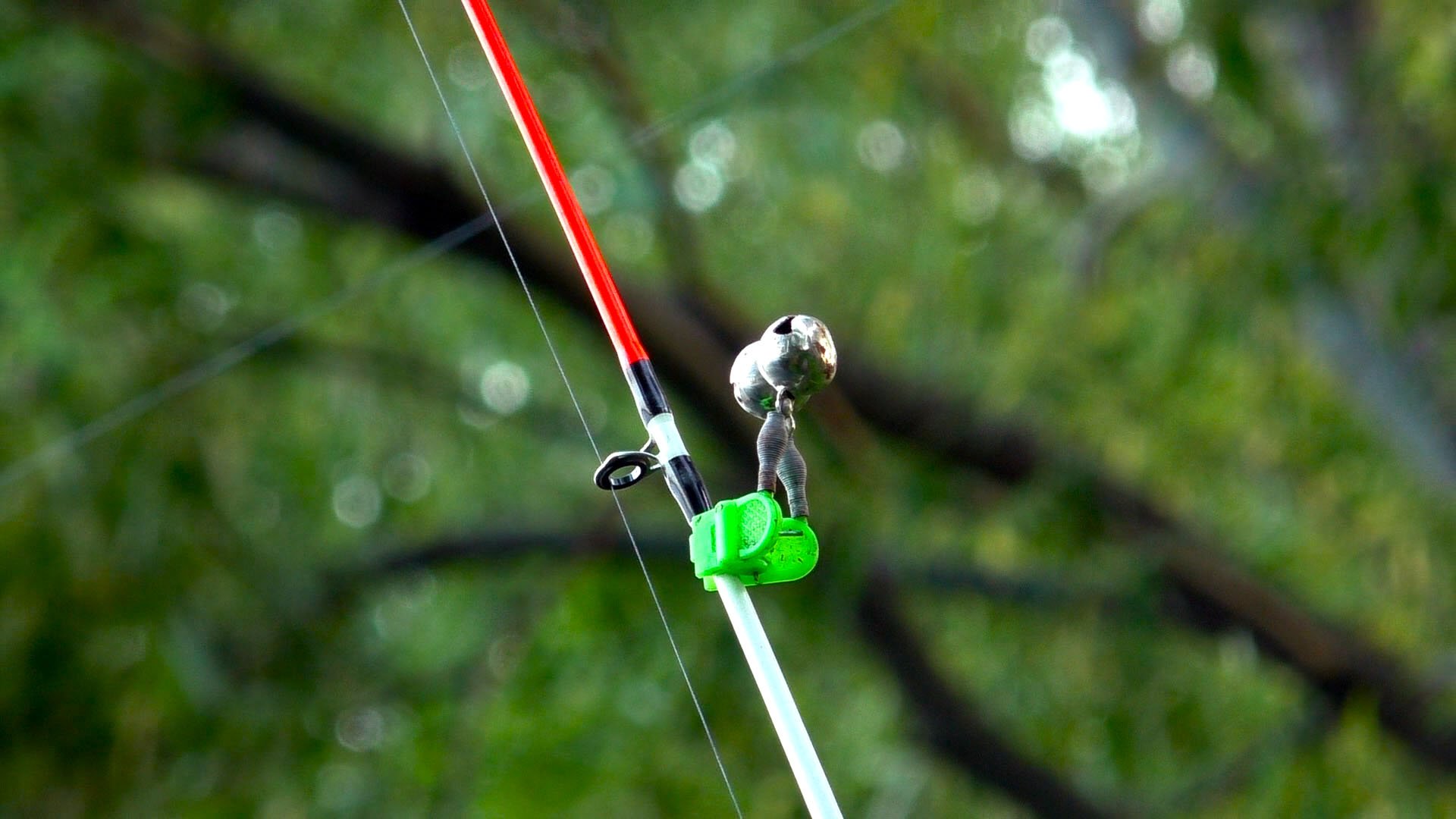 Крокодилы вяжут крупных карасяей. Рыбалка на донки