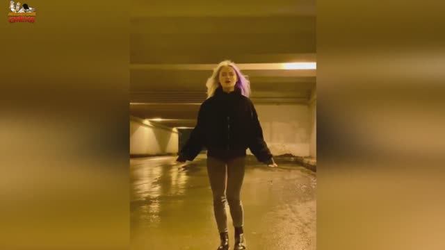 Саша Капустина спела в тоннеле / Боже, как красиво