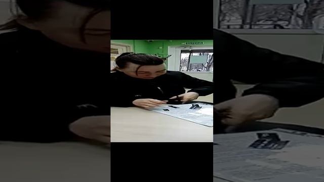 Анастасия Сергеевна режет кредитные карты!