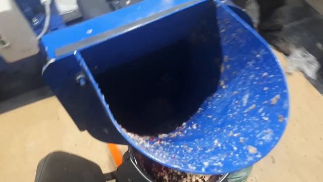 Корморезка, самая низкая цена в стране, качество которой несравнимы с зарубежным аналогом.mp4