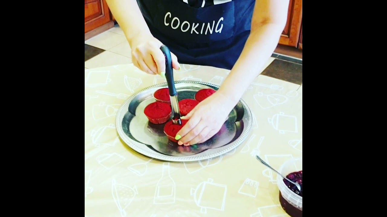 Капкейки "Красный бархат с вишней"