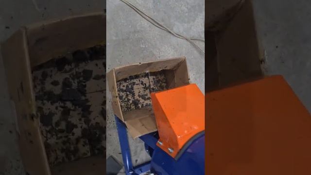 Дробилки ми-400и ми-500р сетки 30 мм дробим изолон, поролон,эва..mp4