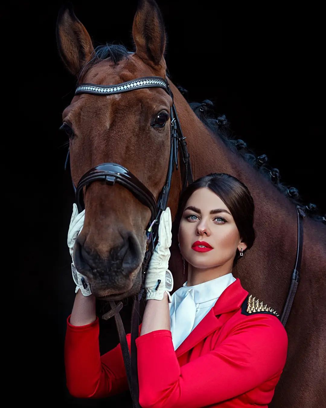 Интервью с Воловиковой Анной, президентом шахтинской федерации конного спорта..mp4