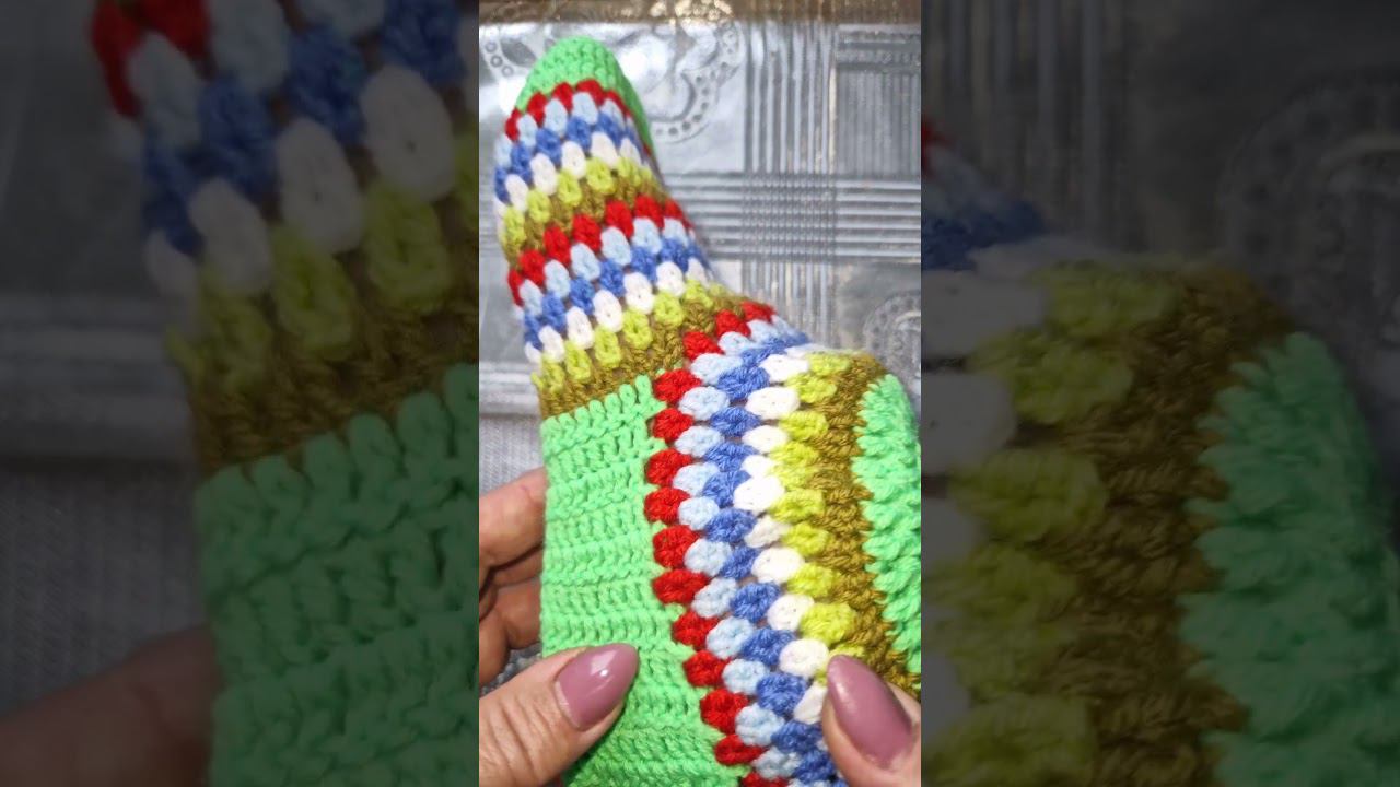 Тапочки из остатков пряжи Shorts