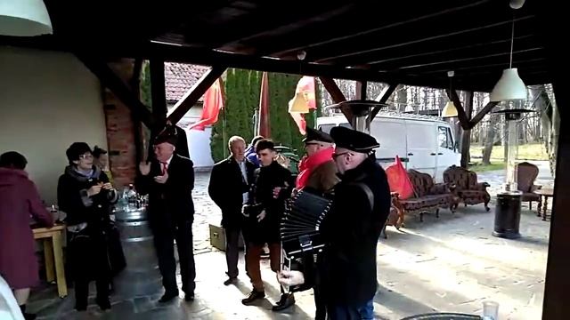 ! шоу и блогер .https://vk.com/kyxnu_polevay