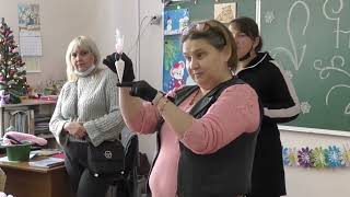 Сериал о "В" классе (2019).Фильм 17-й. 3 "В" с "Пряничной Феей" украшает пряники. 24 декабря 2021г.