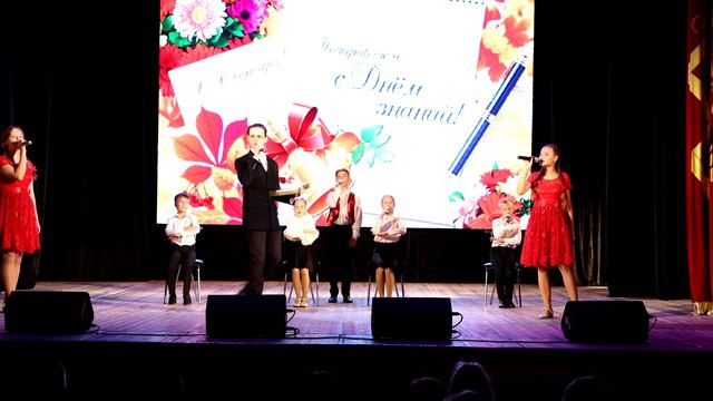 Мир Надежд-Учат в школе