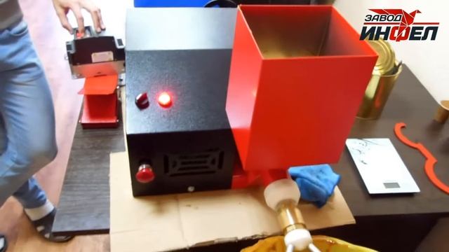 Дозатор начинок DF-80 дозирование варёной сгущёнки.mkv