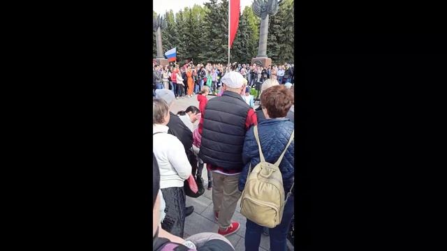 Десятый наш десантный батальон. Песни хором в день Победы на Поклонной горе. 9 мая 2023