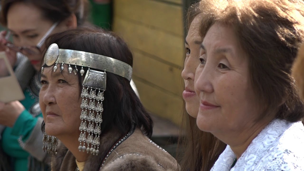 Леонид Попов Сунтаар миигин ынырар Тойбохой 2017