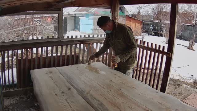 Стол на веранду