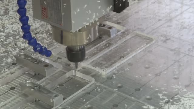 Фрезеровка поликарбоната на станке ТМ04 0506 Trace-Magic