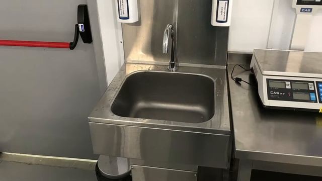 Бесконтактный умывальник педального включения АЗИМУТ БУ-П-021