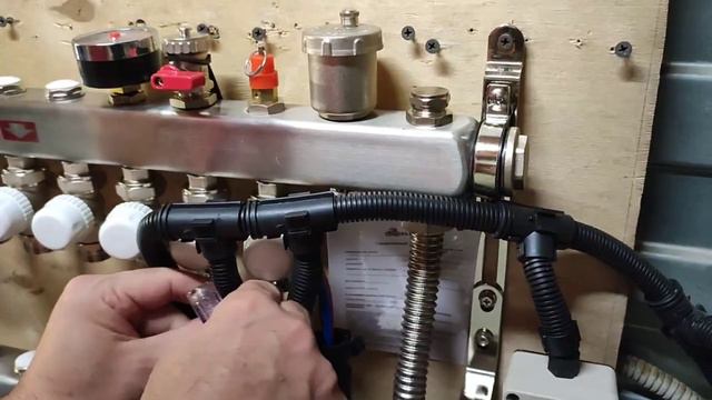 №73 Котел электрический автономный. Подключение контуров в районе датчиков на МЕ 5000 7000