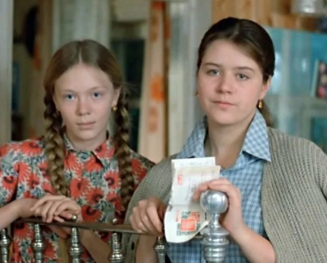 Как сложилась судьба сестёр Ольки и Людки из фильма «Любовь и голуби»(1984)